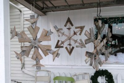 Repurposed Pallet Snowflakes!